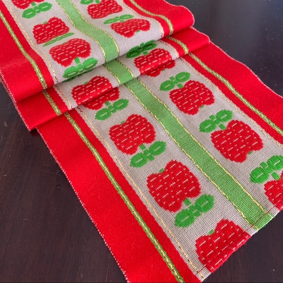 Vintage | Dining | Vintage Woven Apple Table Runner Euc | Poshmark